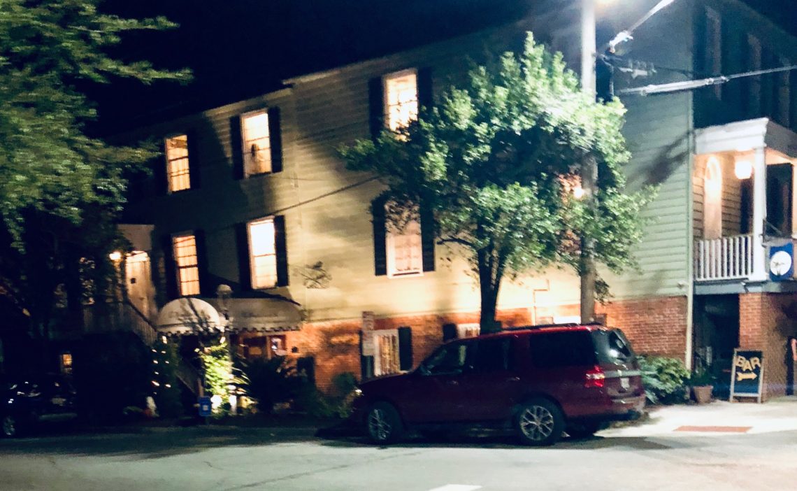 Spooky Savannah: One Night In The Most Haunted City In America - Escape ...